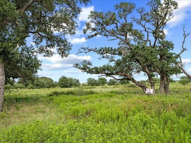 Teal Ln, Columbus, TX 78934