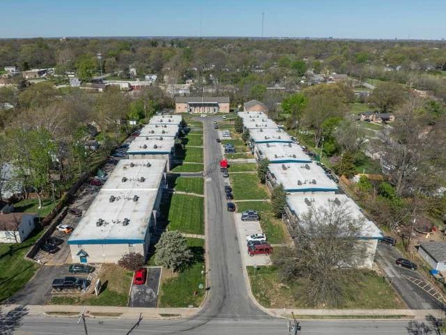 Teal River Apartments 2 Bedroom Apartment for Rent at 6000 Raytown Rd, Raytown, MO 64133