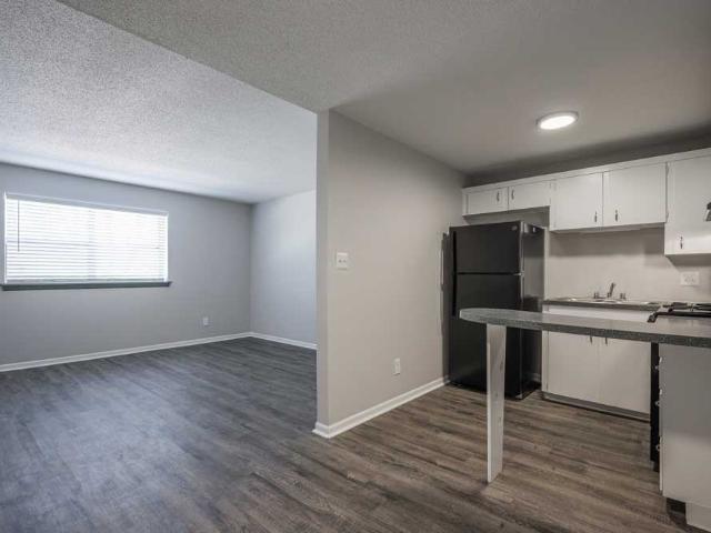 Teal River Apartments 2 Bedroom Apartment for Rent at 6000 Raytown Rd, Raytown, MO 64133