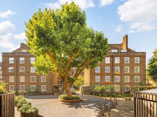 Teale Street, London E2 2 bed flat to rent £2,600 pcm £600 pw
