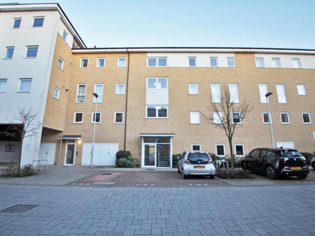 Tean House, Havergate Way, Reading. 1 bed apartment to rent £1,150 pcm £265 pw