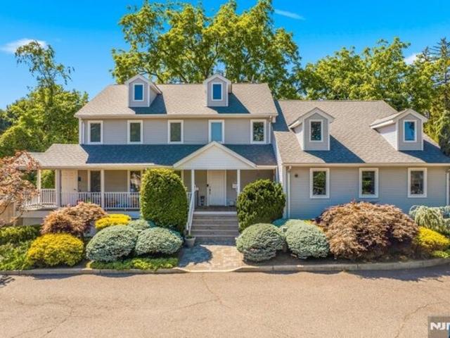 Teaneck Rd, Teaneck, Home For Sale