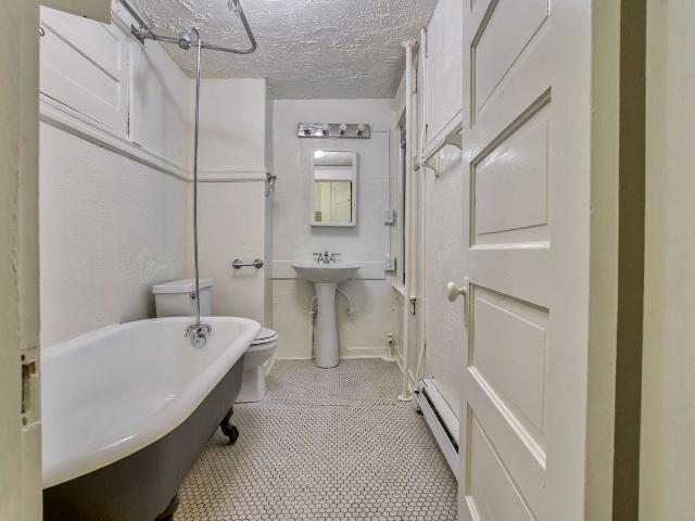 Teasdale Apartments! 1 Bedroom Apartment for Rent at 104 Nw 20th Ave, Portland, OR 97209 Northwest District