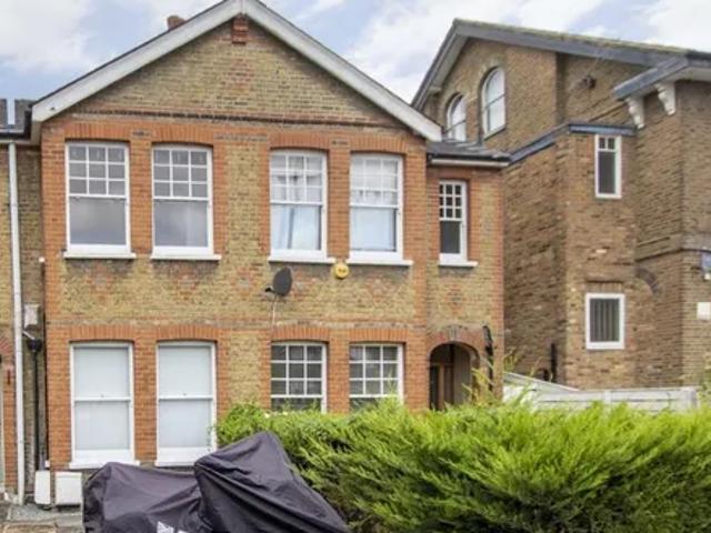 Teddington Social Club, Church Road, London, TW11 8QL, United Kingdom | 2 bed apartment for rent #138512279 | Rentberry