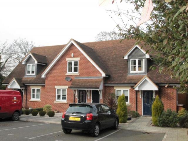 Tegan Close, Sutton, SM2 3 bed terraced house to rent £2,400 pcm £554 pw