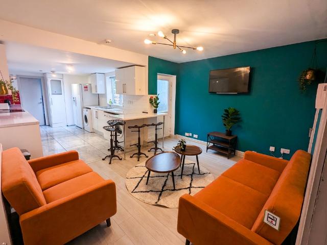 Teignmouth Road 5 bed, Selly Oak B29 5 bed house to rent £2,390 pcm £552 pw
