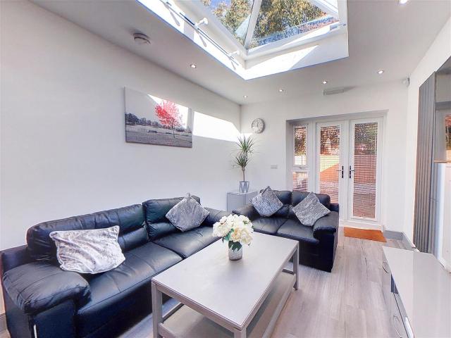 Teignmouth Road, Birmingham, West Midlands B29, 6 bed shared accommodation to rent, £598 pcm | PrimeLocation