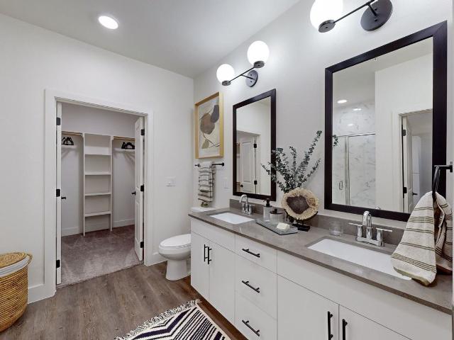 Telegraph Arts 2 Bedroom Apartment for Rent at 471 26th St, Oakland, CA 94612 Pill Hill