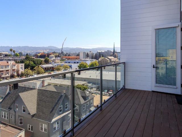 Telegraph Arts 2 Bedroom Apartment for Rent at 471 26th St, Oakland, CA 94612 Pill Hill