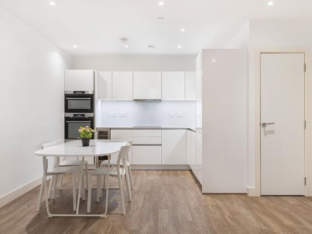 Telegraph Avenue, London SE10, 2 bed flat to rent, £2,500 pcm | PrimeLocation
