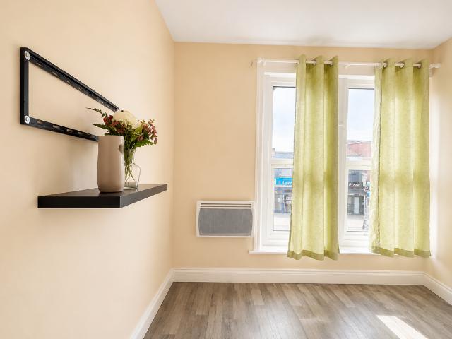 Telegraph Mews, Ilford IG3 2 bed flat to rent £1,600 pcm £369 pw