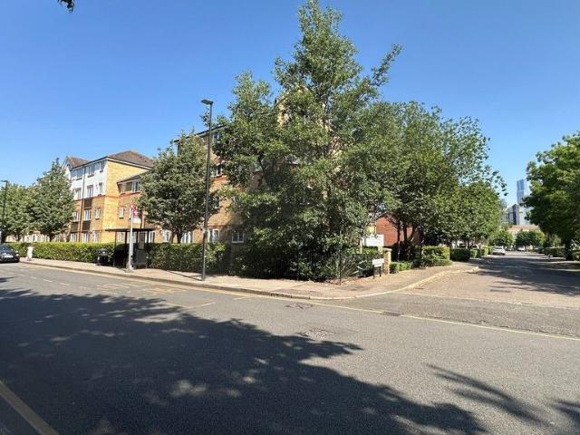 Telegraph Place, London E14, 1 bed flat to rent, £1,500 pcm | PrimeLocation
