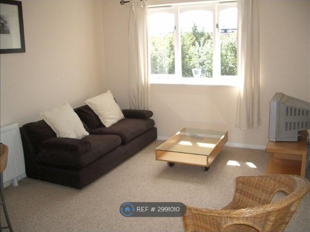 Telegraph Place, London E14, 1 bed flat to rent, £1,850 pcm | PrimeLocation