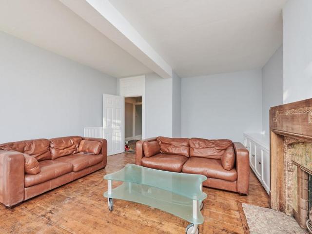 Telford Court, Streatham High Road. 5 bed apartment to rent £3,500 pcm £808 pw
