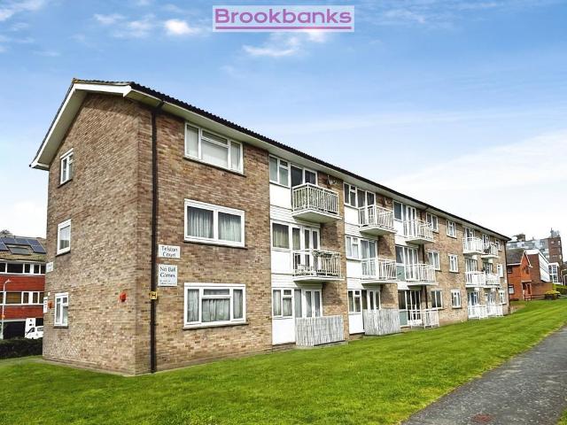 Telston Court, Edwards Gardens. 2 bed flat to rent £1,550 pcm £358 pw