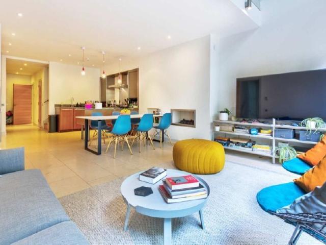 Tercelet Terrace, Oak Hill Park, Hampstead, NW3 7LW