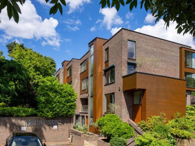 Tercelet Terrace, Hampstead, London, NW3 4 bed townhouse to rent £13,433 pcm £3,100 pw