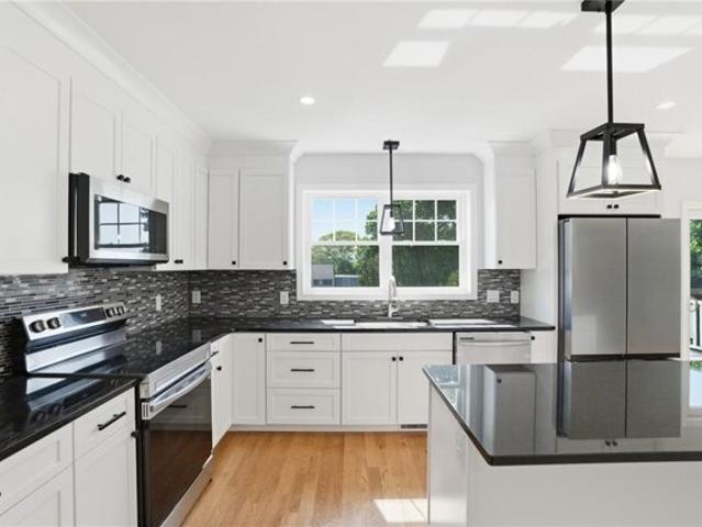Teresa Ann Xing Unit,west Warwick, Home For Sale