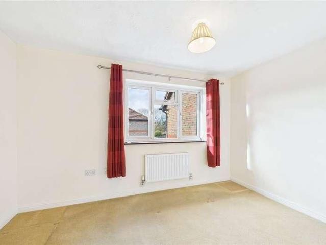 Teresa Vale, Warfield, Bracknell, Berkshire, RG42