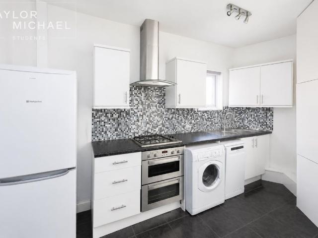 Terminus Road, Brighton BN1, 2 bed flat to rent, £1,900 pcm | PrimeLocation