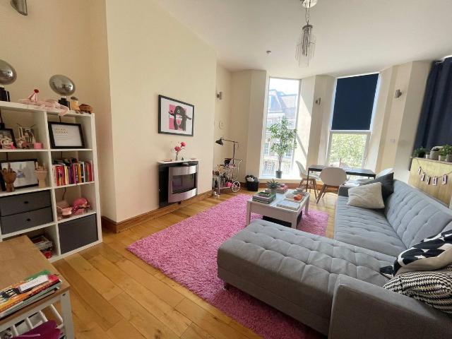Terminus Road, Eastbourne BN21, 1 bed flat to rent, £900 pcm | PrimeLocation