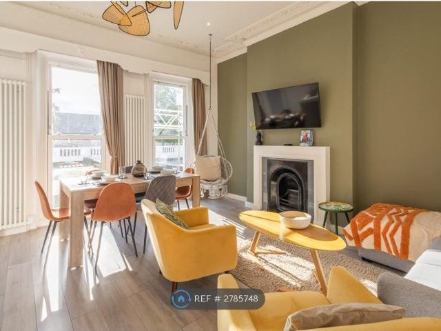 Terminus Road, Eastbourne BN21, 2 bed flat to rent, £2,600 pcm | PrimeLocation