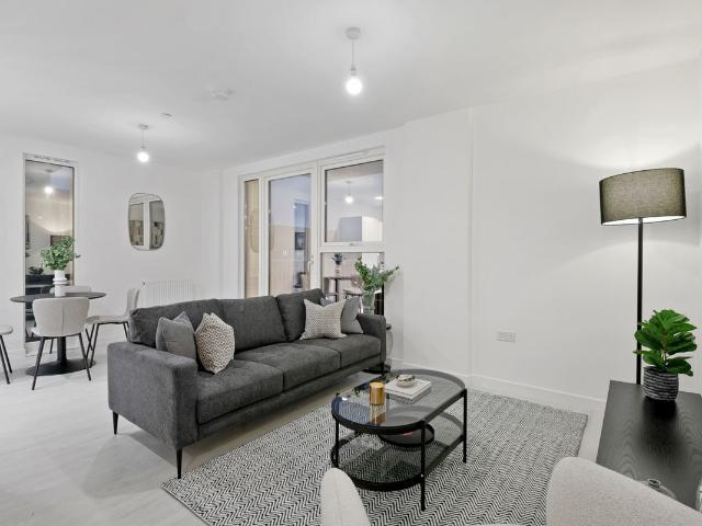 Tern Apartments, Hendon Waterside, London NW9, 2 bed flat to rent, £2,000 pcm | PrimeLocation