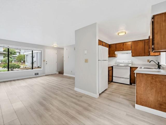 Terra Tempo Condominiums 2 Bedroom Apartment for Rent at 901 Se Ford St, Mcminnville, OR 97128