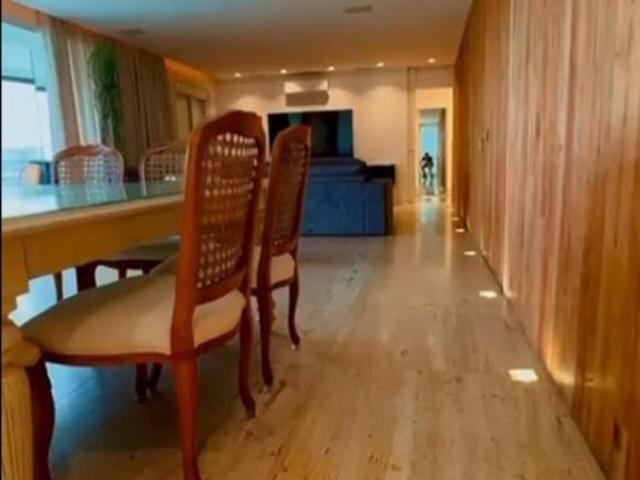 Terraços Tamboré Cobertura mobiliada com 2 suíte s, e 4 vaga s de garagem