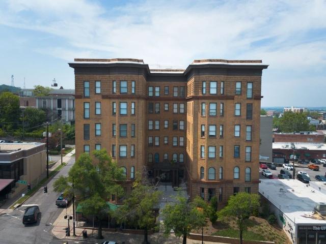 Terrace Court 2 Bedroom Apartment for Rent at 1124 20th St S, Birmingham, AL 35205 Five Points South