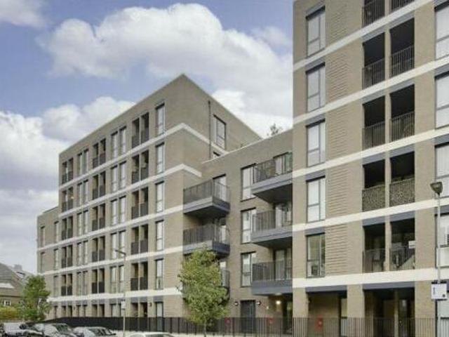 Terrace, London, 2 Bedroom Apartment