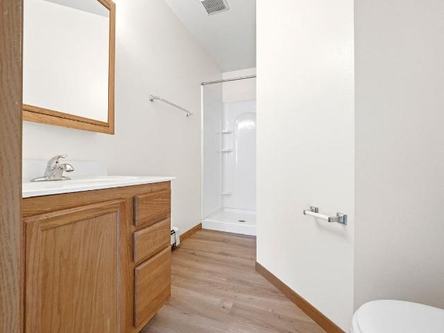 Terrace Pointe 3 Bedroom Apartment for Rent at 1540 1540 Golden Valley Lane/1800 1820 16th Street NW, Minot, ND 58703