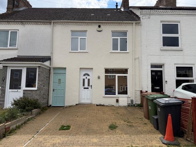 2 bed Terraced To Let
