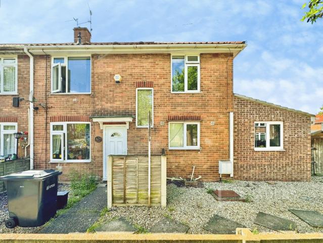 Terraced to rent in Motum Road, Norwich, NR5 | Leaders