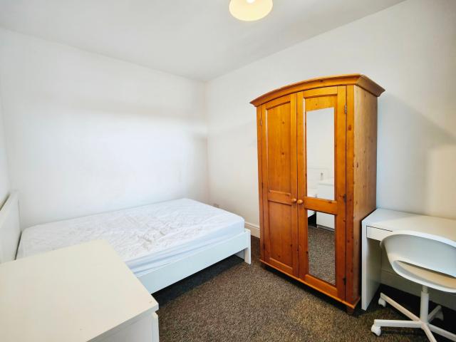Terraced to rent in Byron Street, Northampton, Northamptonshire, NN2 | Leaders