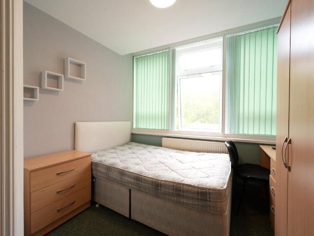 Terraced to rent in Guildhall Walk, Portsmouth, PO1 | Leaders