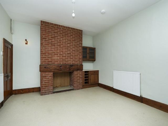 Terraced House to rent Minard Road, London, SE6