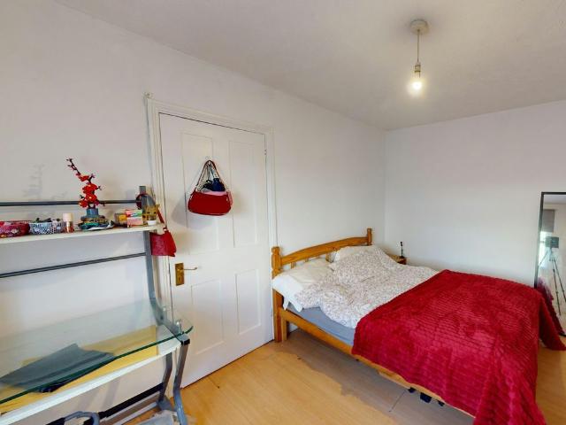 Terraced House to rent on