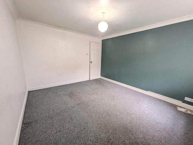 Terraced House to rent on