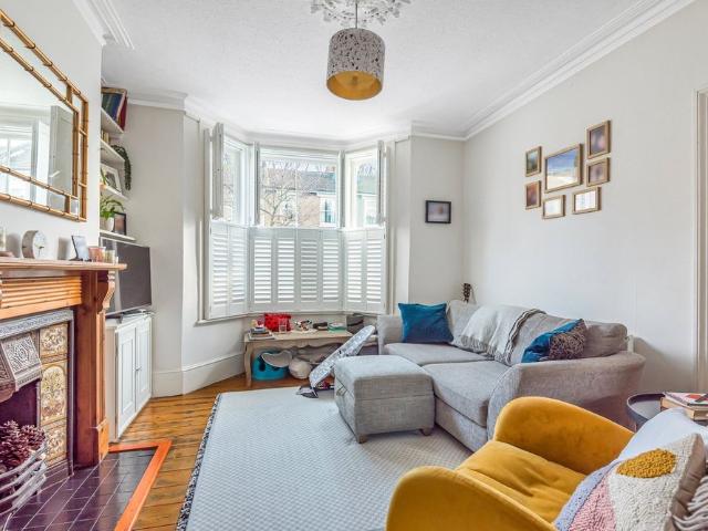 Terraced House to rent Aldeburgh Street, London, SE10