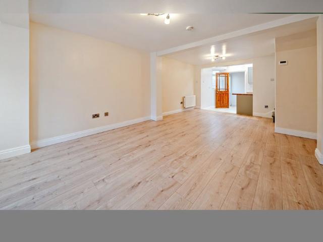 Terraced House to rent Broad Lane, Dartford, DA2