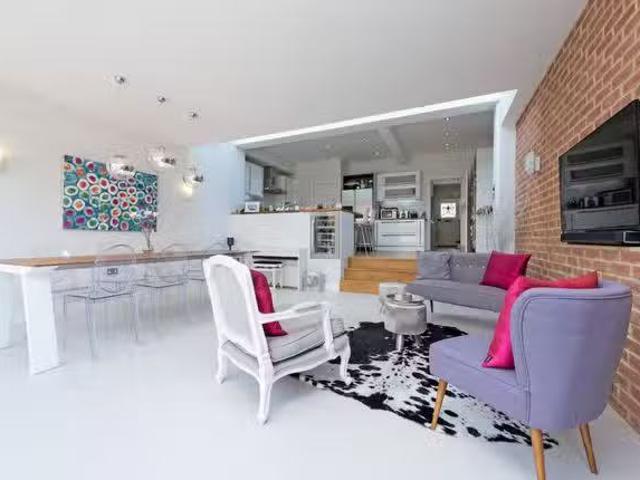 Terraced house to rent in Birchlands Avenue SW12