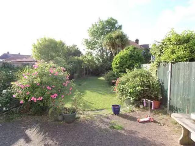 Terraced house to rent in Leamington Avenue, Morden SM4
