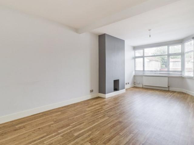 Terraced House to rent Parkside Avenue, Bexleyheath, DA7