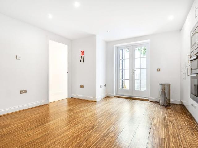 Terraced House to rent Trafalgar Grove, Greenwich, SE10