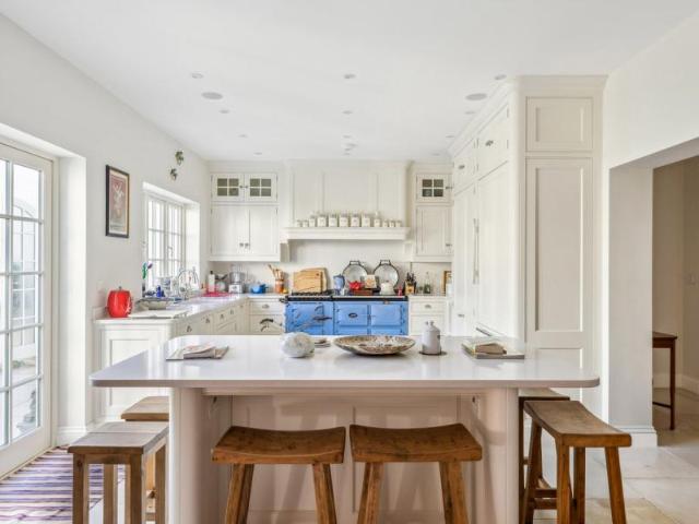 Terraced House to rent with 5 bedrooms, Archway Street, Barnes