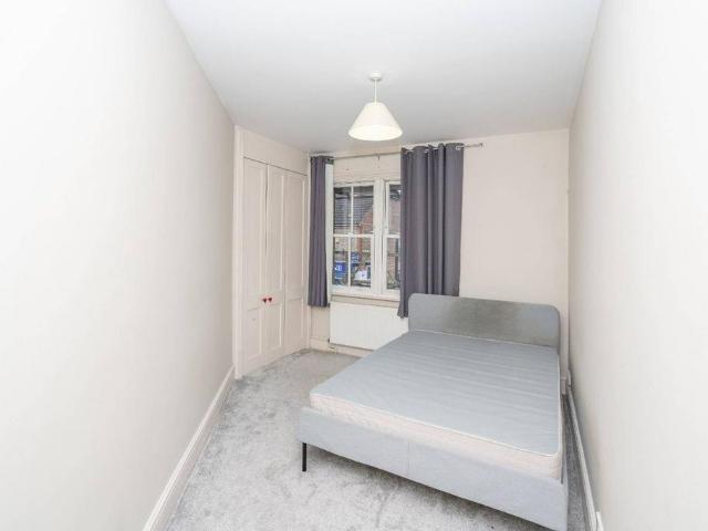 Terraced house to rent