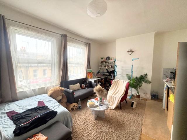 Terraced house to rent
