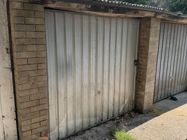 Terraced house to rent