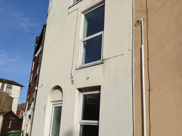 Terraced house for sale
